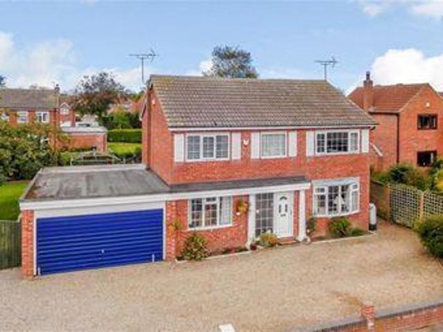 4 Bedrooms Detached house for sale in Kendal Lane, Tockwith, York YO26