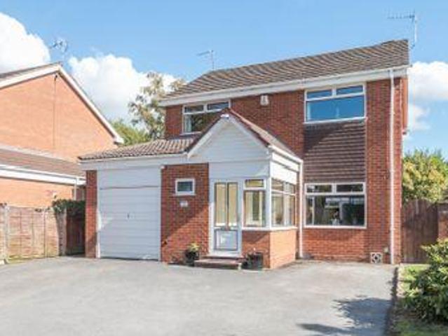 4 Bedrooms Detached house for sale in Kineton Green Road, Solihull B92