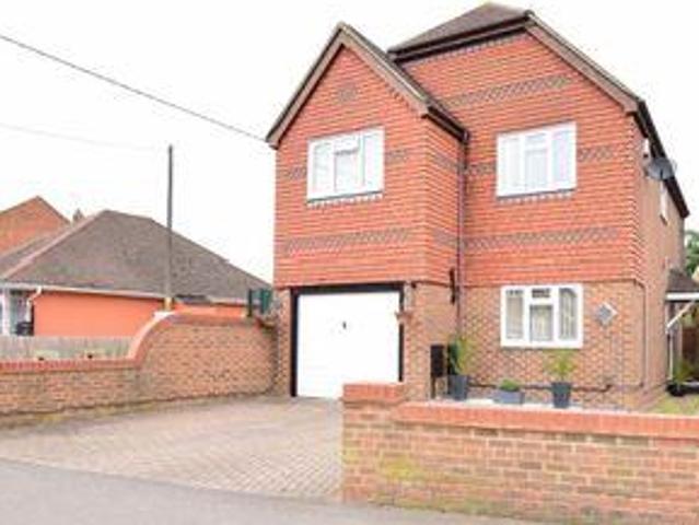 4 Bedrooms Detached house for sale in King George Road, Walderslade, Chatham, Kent ME5