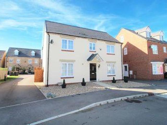 4 Bedrooms Detached house for sale in Kingfisher Road, Wixams, Bedford MK42