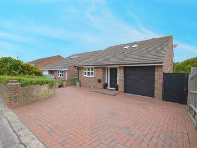 4 Bedrooms Detached house for sale in Kings Avenue, Newhaven BN9