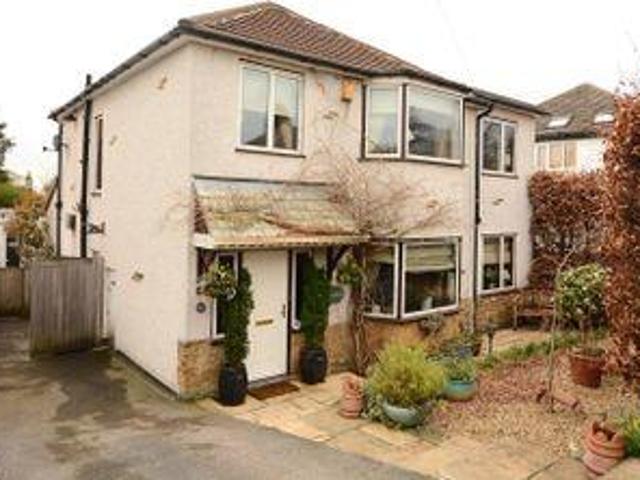 4 Bedrooms Detached house for sale in Kingsmead Drive, Leeds LS14
