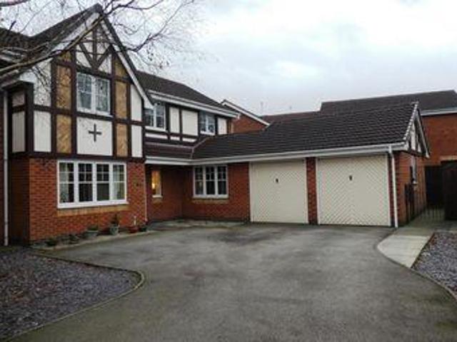 4 Bedrooms Detached house for sale in Kingsmead, Stretton, Burton On Trent DE13