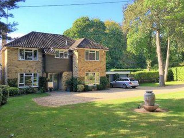 4 Bedrooms Detached house for sale in Knightsbridge Road, Camberley, Surrey GU15