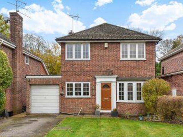 4 Bedrooms Detached house for sale in Luckley Road, Wokingham, Berkshire RG41
