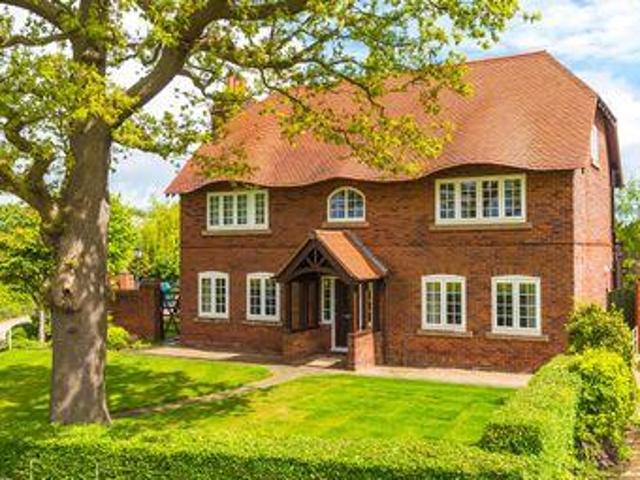 4 Bedrooms Detached house for sale in Lumb Brook Road, Appleton Thorn, Warrington WA4