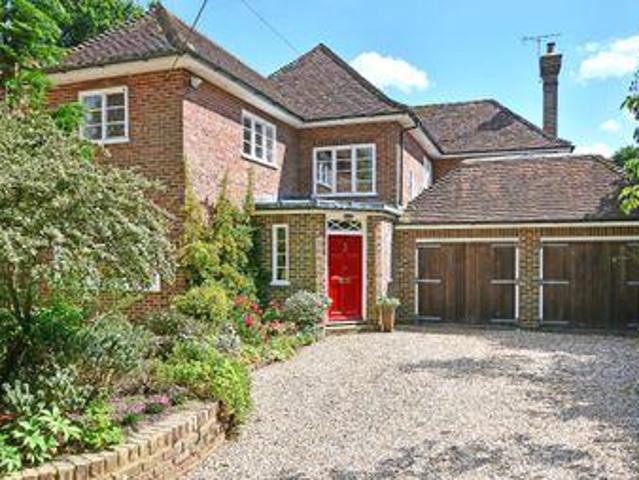 4 Bedrooms Detached house for sale in Lyons Road, Slinfold, Horsham RH13