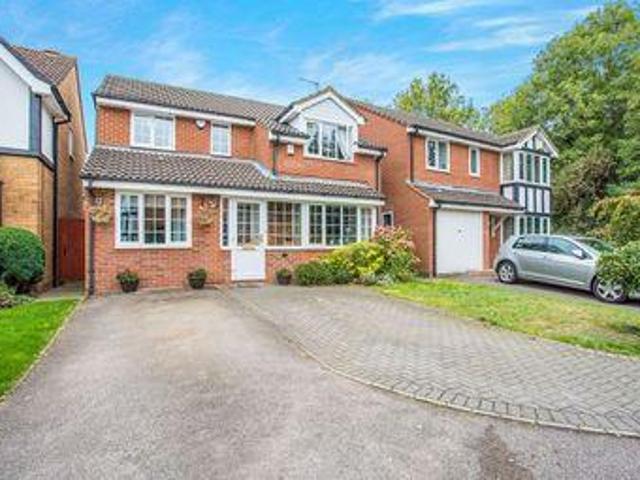 4 Bedrooms Detached house for sale in Lamb Close, Watford WD25