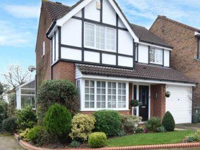 4 Bedrooms Detached house for sale in Lamb Close, Watford, Hertfordshire WD25