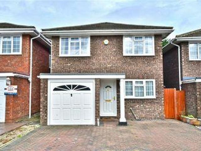4 Bedrooms Detached house for sale in Lambert Avenue, Langley, Berkshire SL3
