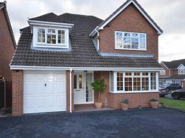 4 Bedrooms Detached house for sale in Lander Close, Aston Lodge Park, Stone ST15