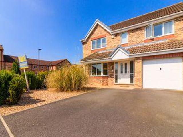4 Bedrooms Detached house for sale in Langsett Court, Doncaster DN4