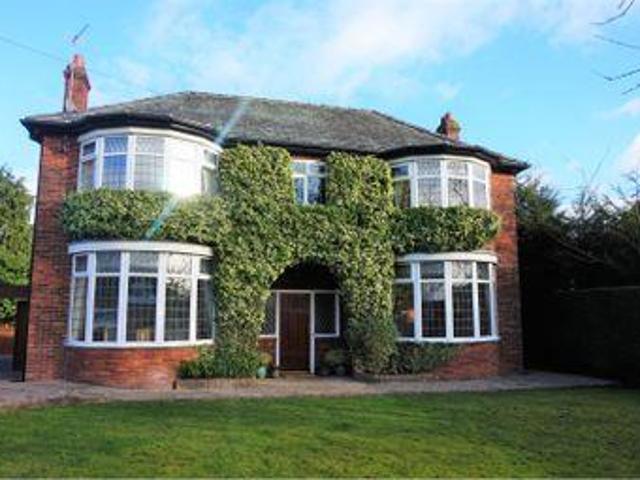4 Bedrooms Detached house for sale in Leeds Road, Bramhope LS16