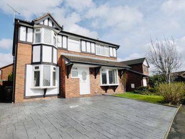 4 Bedrooms Detached house for sale in Lenten Grove, Heywood OL10