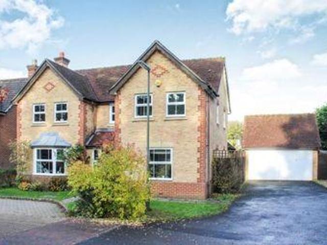 4 Bedrooms Detached house for sale in Lightwater, Surrey, United Kingdom GU18