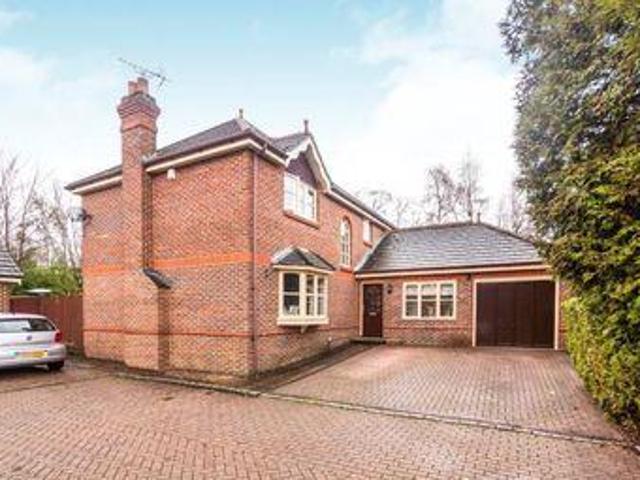 4 Bedrooms Detached house for sale in Lightwater, Surrey, United Kingdom GU18