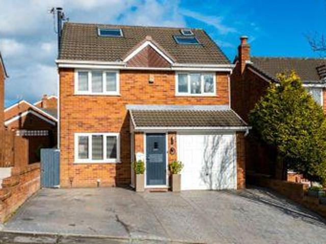 4 Bedrooms Detached house for sale in Lincoln Drive, Aspull, Wigan WN2