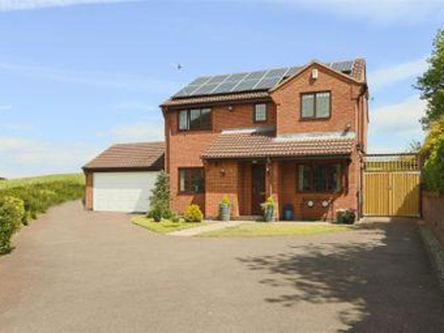 4 Bedrooms Detached house for sale in Little Oakwood Drive, Rise Park, Nottinghamshire NG5
