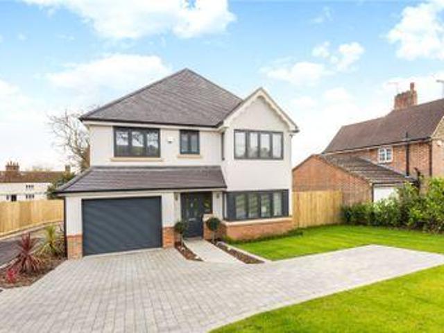 4 Bedrooms Detached house for sale in London Road, East Grinstead, West Sussex RH19