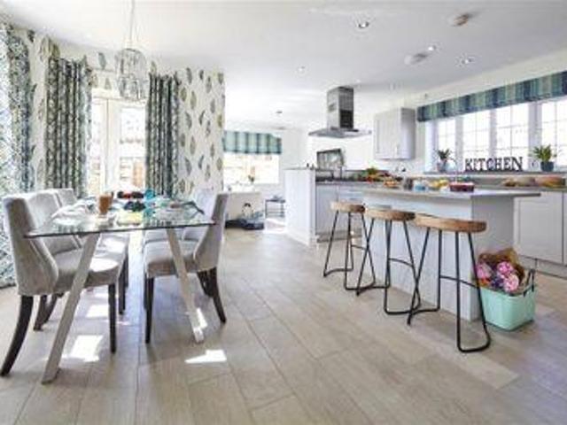 4 Bedrooms Detached house for sale in Longcot View, Shrivenham, Oxfordshire SN6