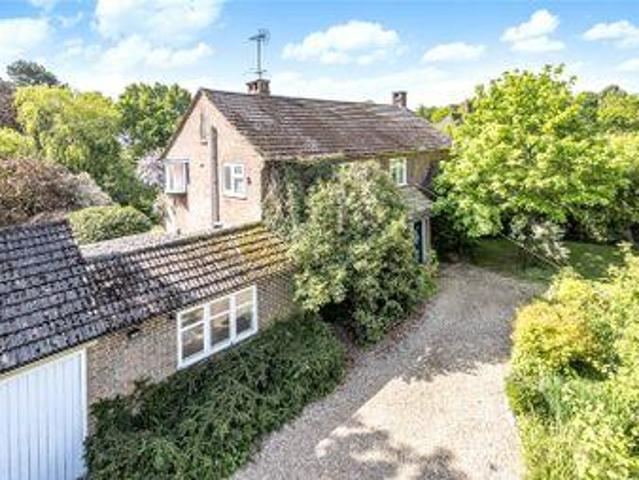 4 Bedrooms Detached house for sale in Longdown Road, Lower Bourne, Farnham, Surrey GU10