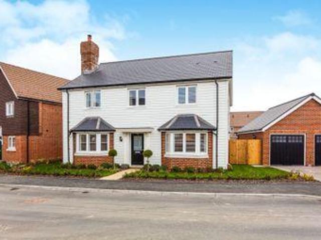 4 Bedrooms Detached house for sale in Longhurst Drive, Billingshurst RH14
