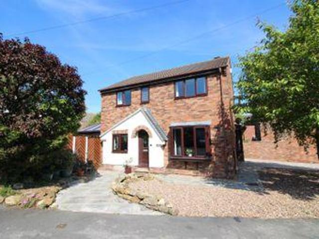 4 Bedrooms Detached house for sale in Low Farm, Great Preston, Leeds LS26