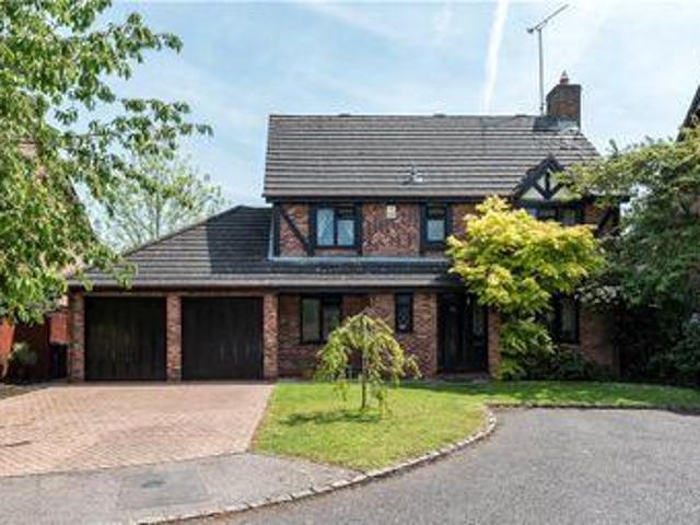 4 Bedrooms Detached house for sale in Lowry Close, College Town, Sandhurst, Berkshire GU47