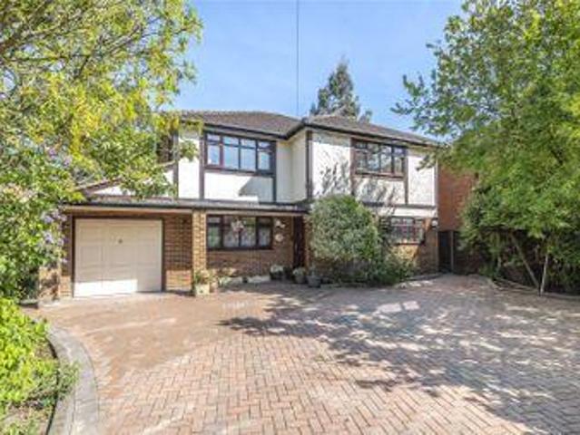 4 Bedrooms Detached house for sale in Parkway, North Hillingdon, Middlesex UB10