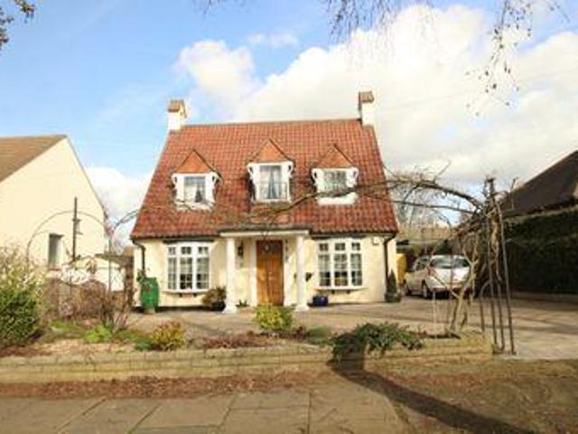 4 Bedrooms Detached house for sale in Park Avenue, Orpington BR6