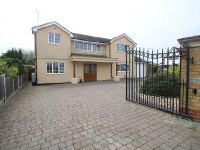 4 Bedrooms Detached house for sale in Park Gardens, Hockley SS5