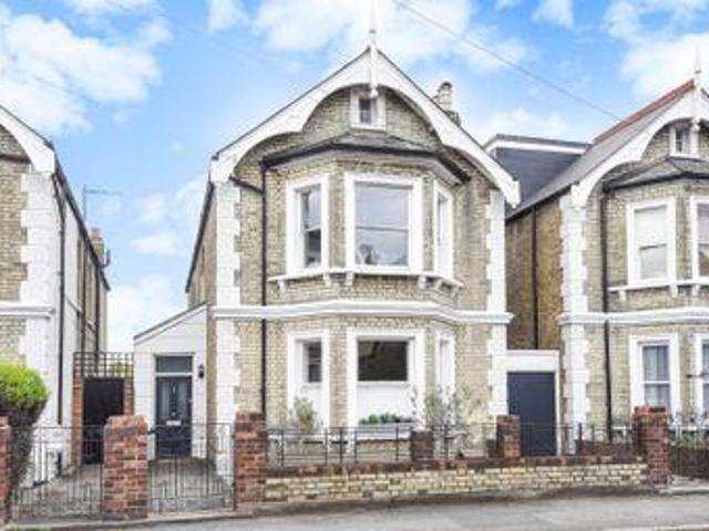 4 Bedrooms Detached house for sale in Park Road, Kingston Upon Thames KT2