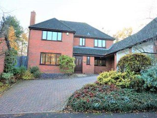 4 Bedrooms Detached house for sale in Park Wood Drive, Newcastle ST5