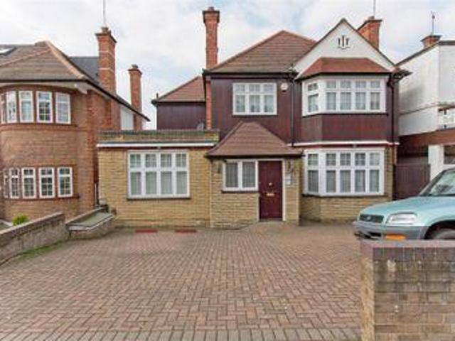 4 Bedrooms Detached house for sale in Park Way, London NW11
