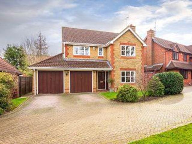 4 Bedrooms Detached house for sale in Payley Drive, Wokingham, Berkshire RG40