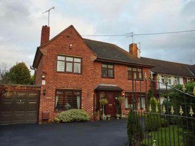 4 Bedrooms Detached house for sale in Pikemere Road, Alsager, Stoke On Trent ST7