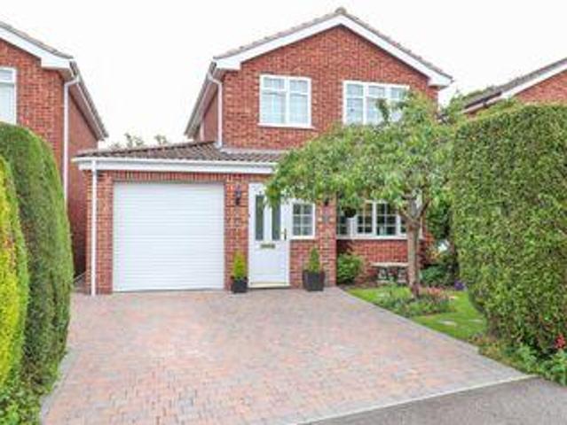 4 Bedrooms Detached house for sale in Pine Street, Hollingwood, Chesterfield S43
