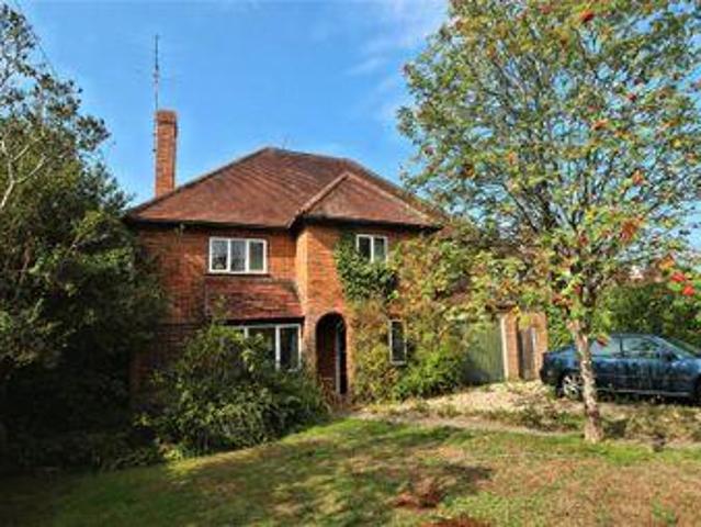 4 Bedrooms Detached house for sale in Pirbright, Woking, Surrey GU24