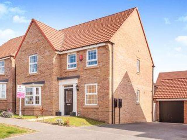 4 Bedrooms Detached house for sale in Poppy Fields Avenue, Pontefract WF8