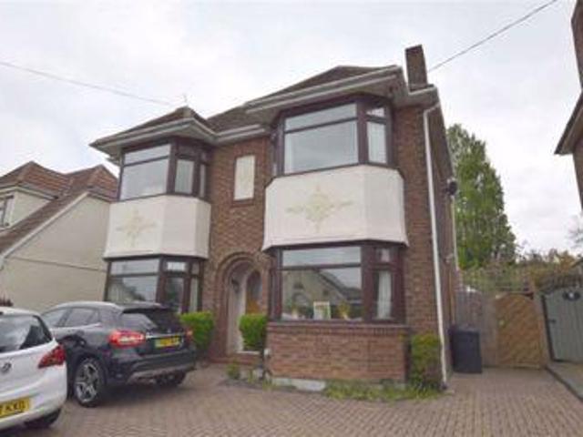 4 Bedrooms Detached house for sale in Pound Lane, Basildon, Essex SS13