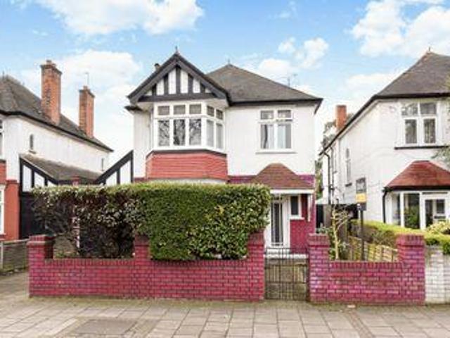 4 Bedrooms Detached house for sale in Poynders Road, London SW4