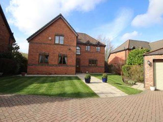 4 Bedrooms Detached house for sale in Queen Anne Drive, Worsley, Manchester M28