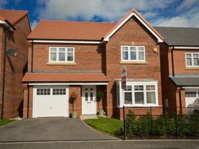 4 Bedrooms Detached house for sale in Ruby Lane, Mosborough, Sheffield S20