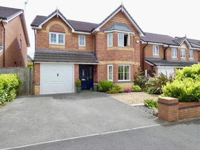 4 Bedrooms Detached house for sale in Rushway Avenue, Blackley, Manchester M9