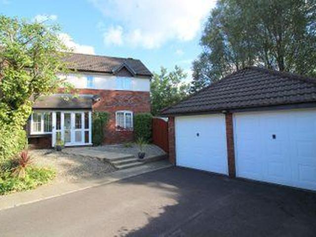 4 Bedrooms Detached house for sale in Rushfield Gardens, Bridgend CF31