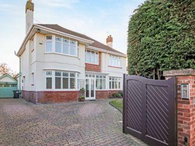 4 Bedrooms Detached house for sale in Ryder Crescent, Birkdale, Southport PR8