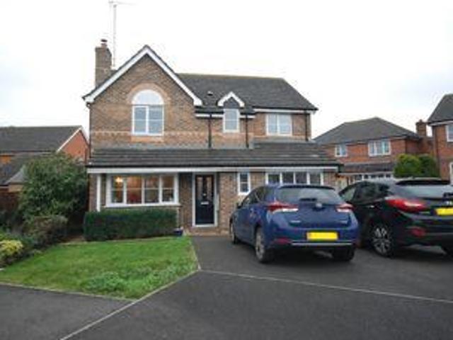 4 Bedrooms Detached house for sale in Ryeland Way, Trowbridge BA14