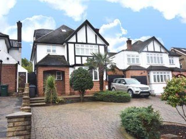 4 Bedrooms Detached house for sale in Raleigh Drive, Whetstone, London N20