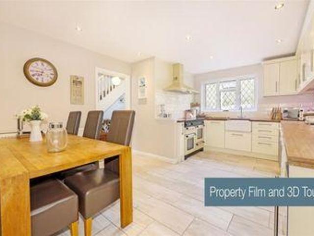 4 Bedrooms Detached house for sale in Rattle Road, Stone Cross, Pevensey BN24