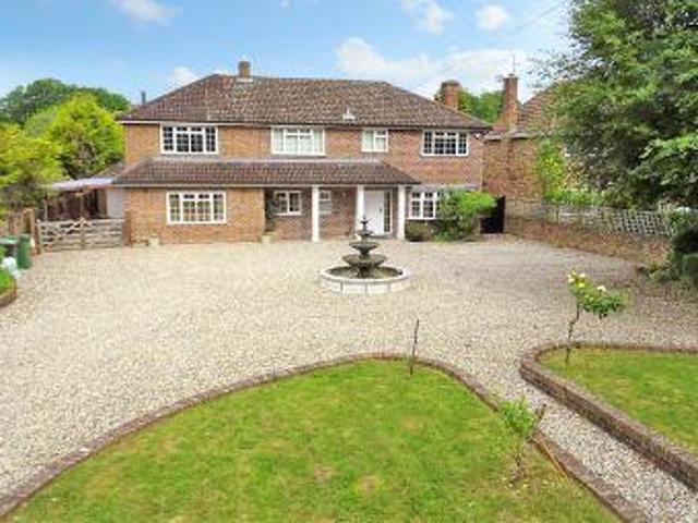 4 Bedrooms Detached house for sale in Reading Road, Padworth Common, Reading RG7